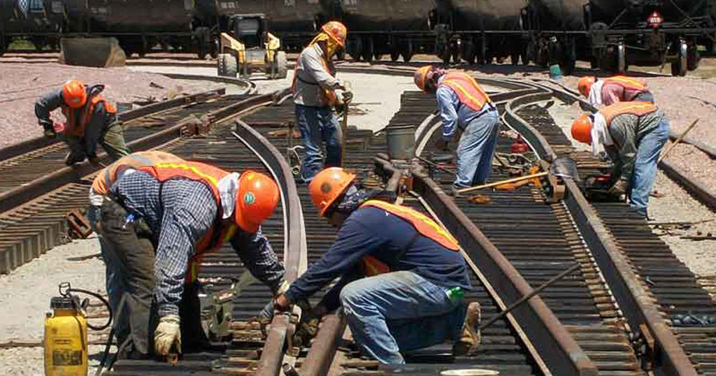 Take action to support Washington's rail workers